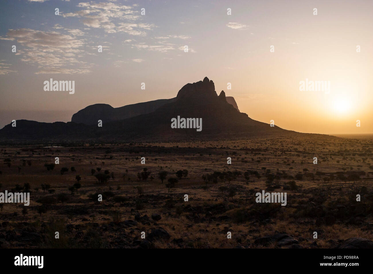 Dawn over mountain sahelian landscape near Hombori in Mali, Africa ...