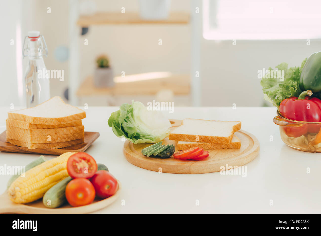 Prepare a sandwich hi-res stock photography and images - Alamy