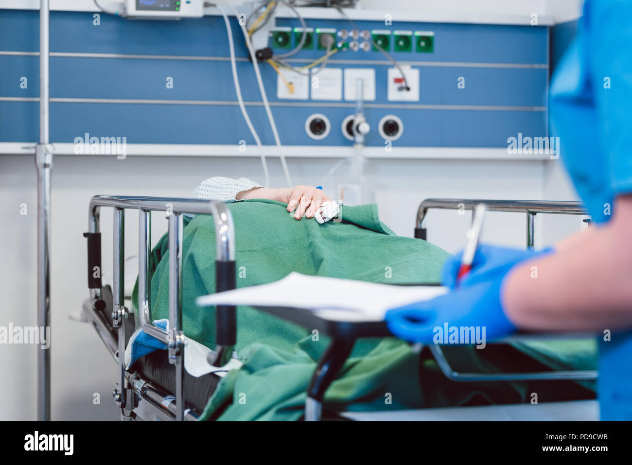 Recovery room hi-res stock photography and images - Alamy