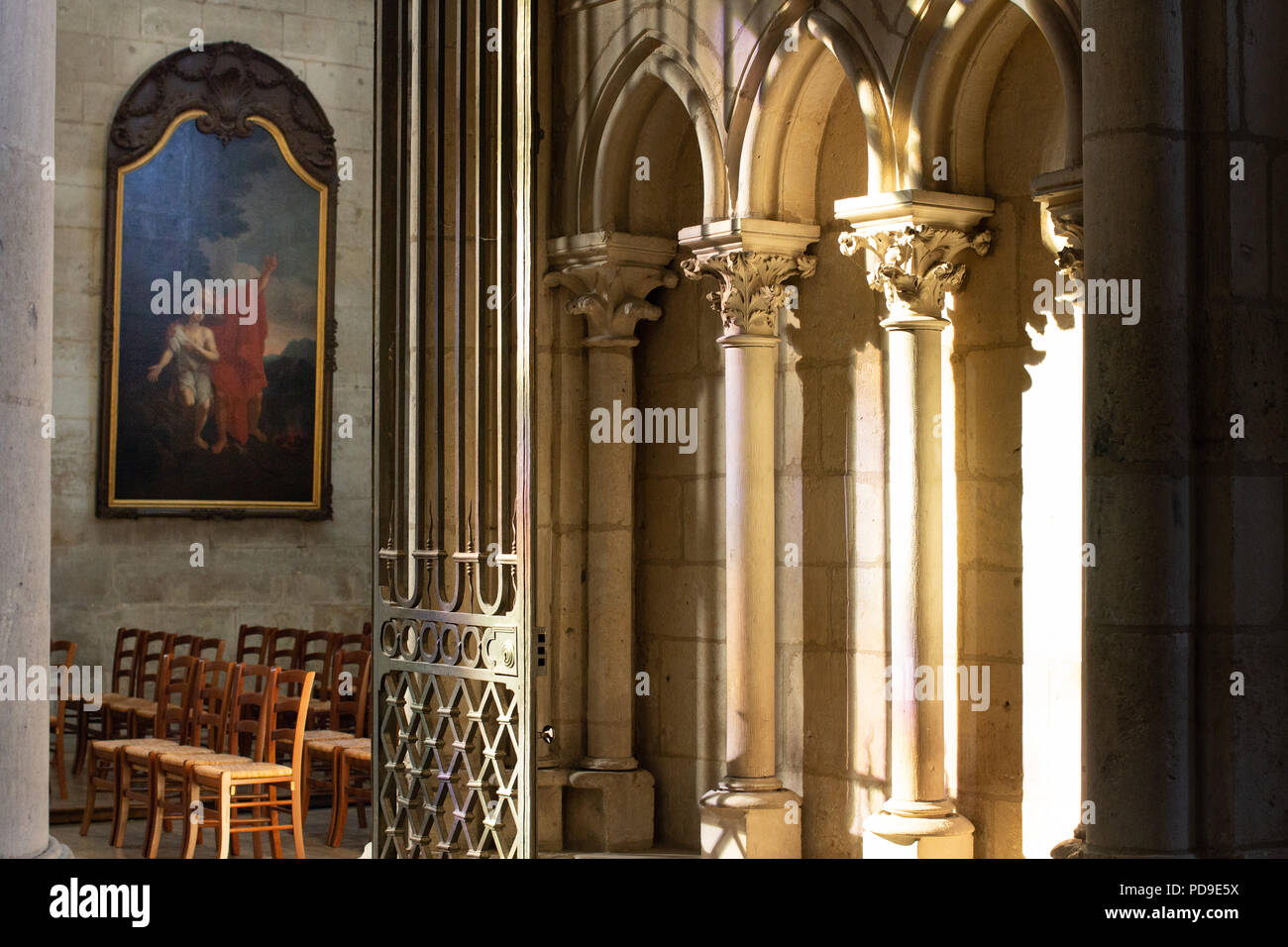 Le mans cathedral hi-res stock photography and images - Alamy