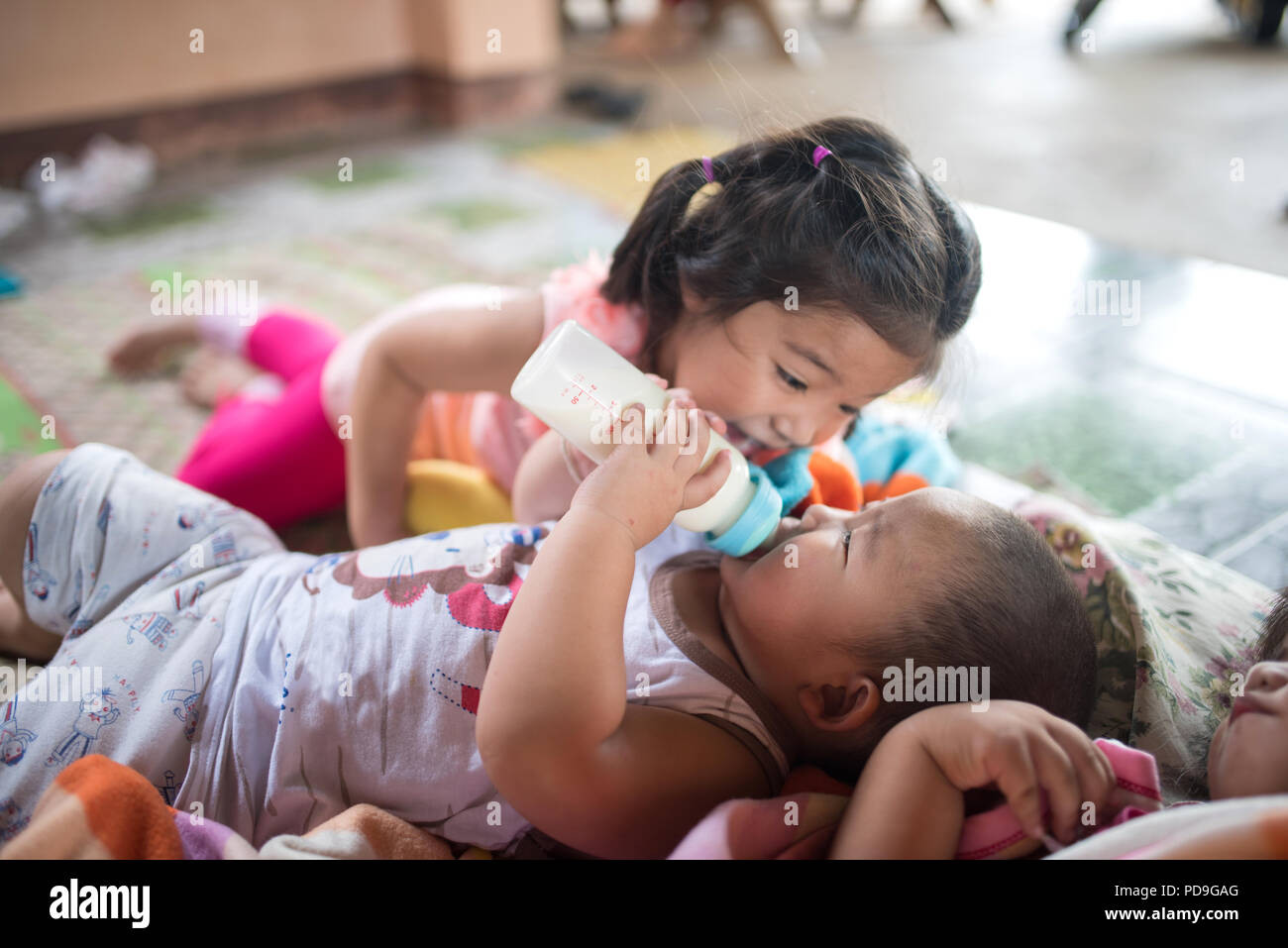 Elder sister younger brother hi-res stock photography and images - Alamy