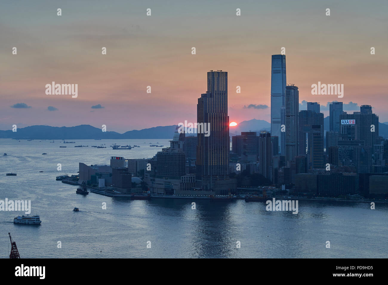 Cityscape hong kong skyline hi-res stock photography and images - Alamy