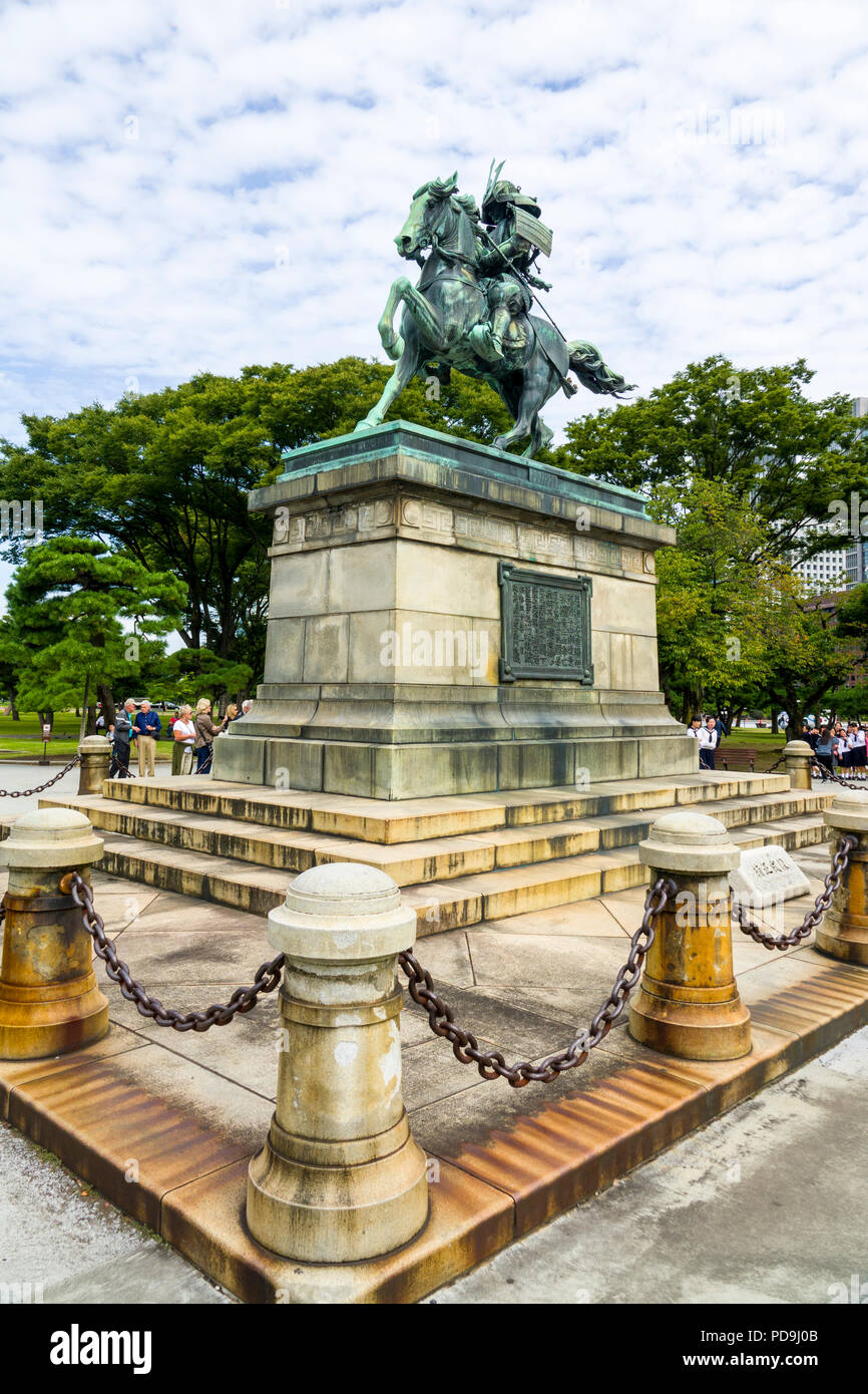 Samurai statue hi-res stock photography and images - Alamy