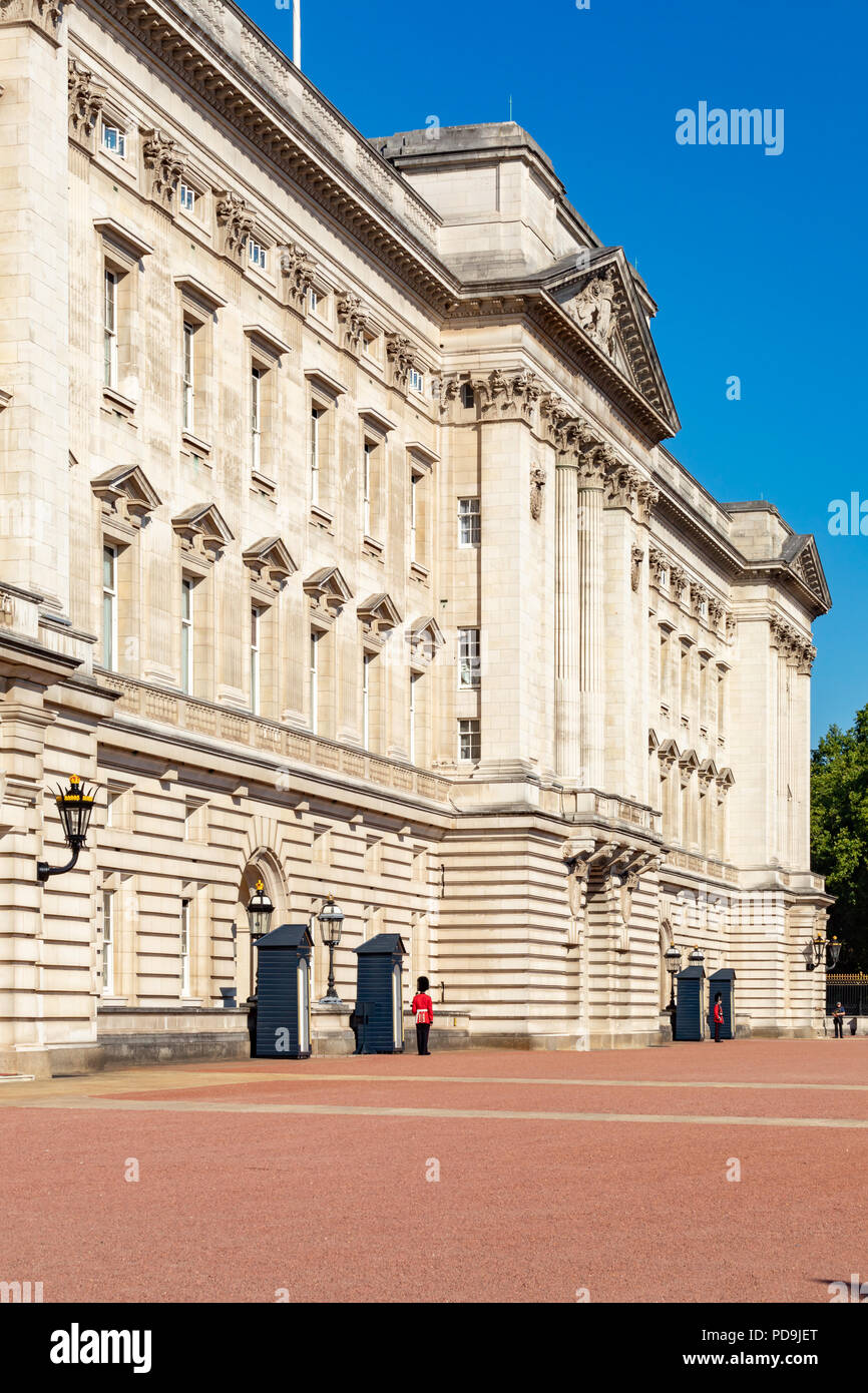 London England August 05, 2018 Soldiers of the Grenadier Guards on ...