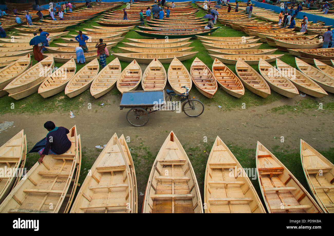 Traditional boat market in Bangladesh Stock Photo - Alamy