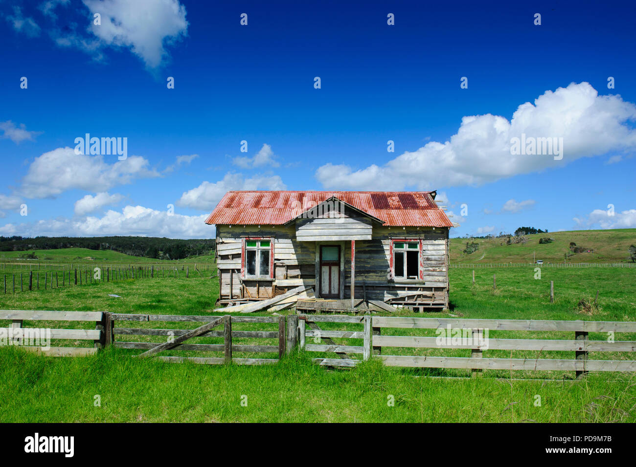 Old dilapidated farming cottage, Northland, North Island, New Zealand ...