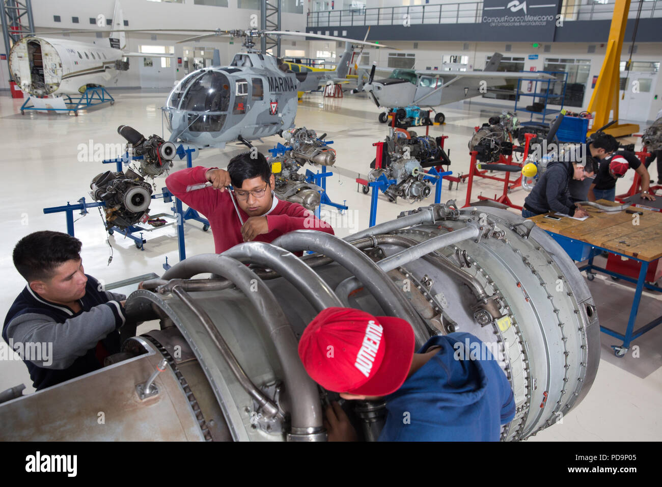 Aircraft engineer student hi-res stock photography and images - Alamy