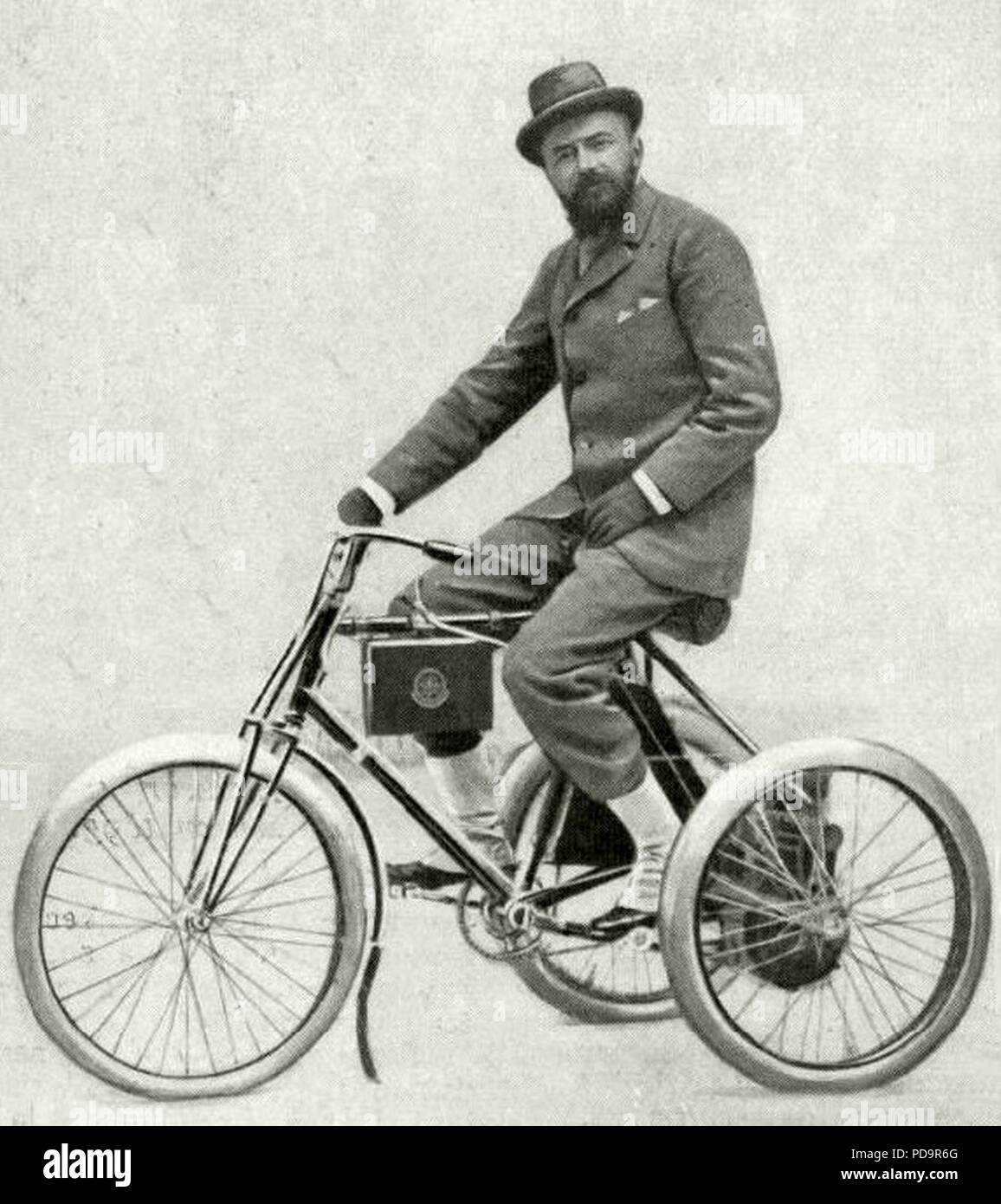André Michelin sur son tricycle à pétrole Stock Photo - Alamy