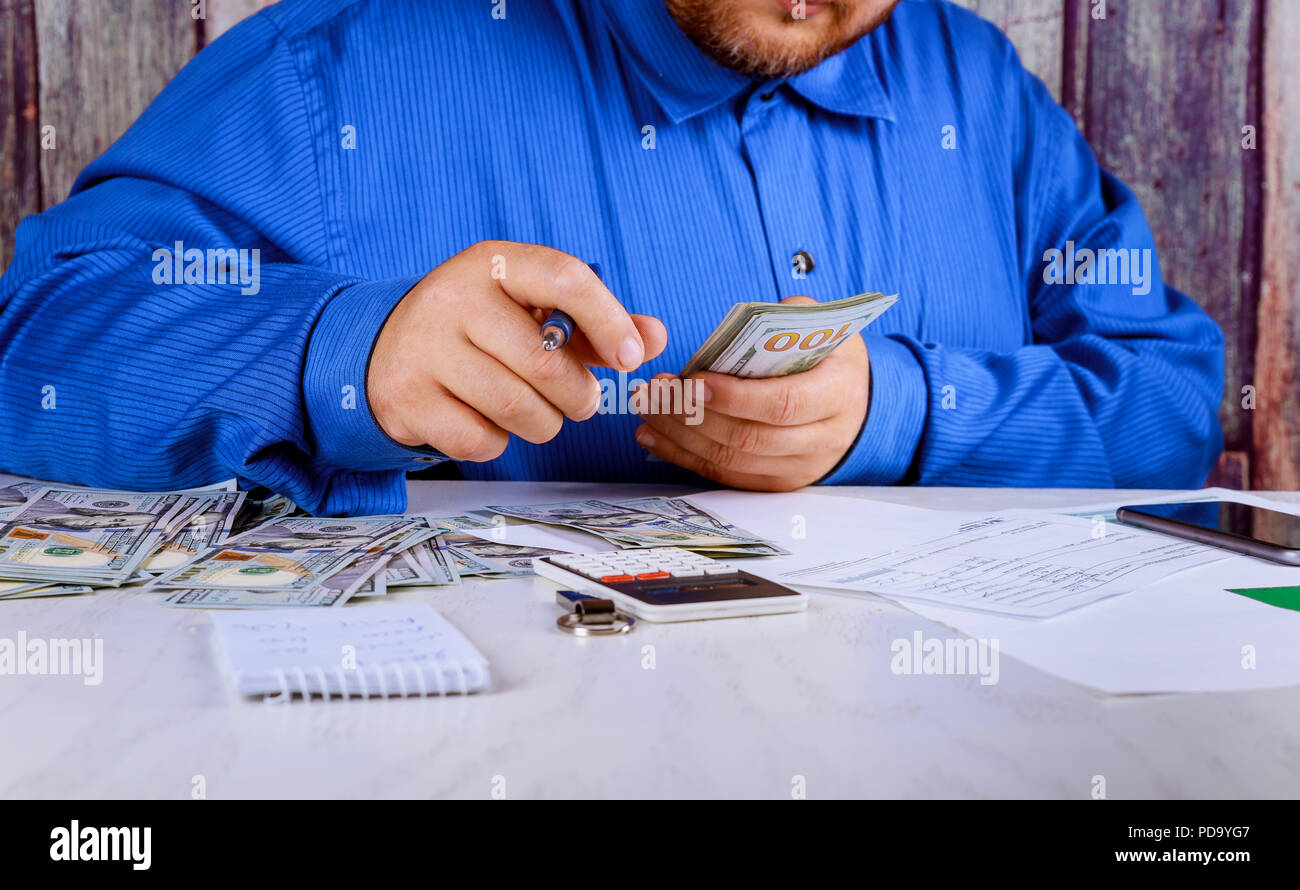Hand recount hi-res stock photography and images - Alamy