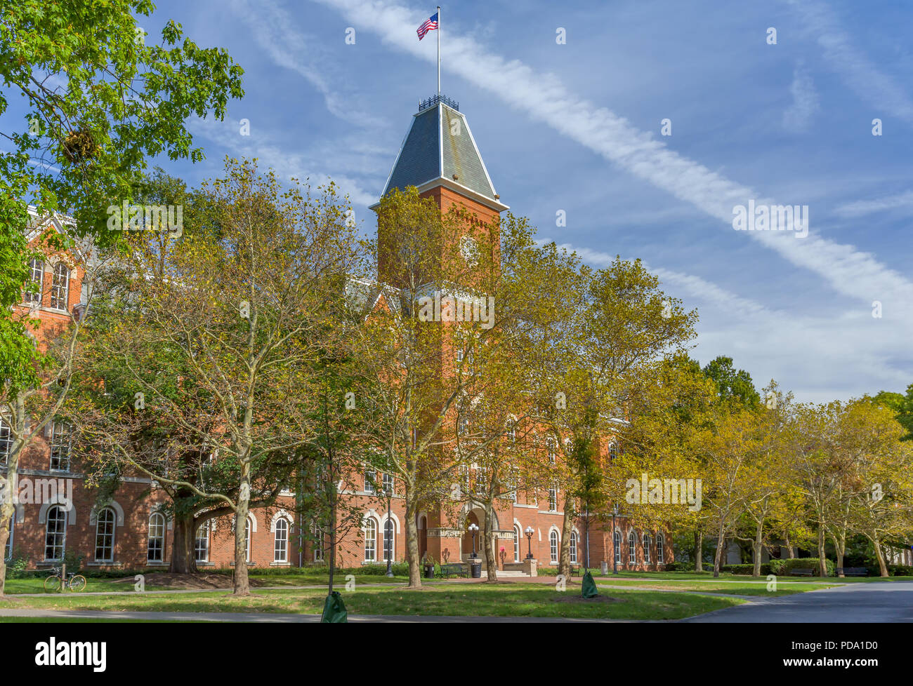 University hall on ohio state hi-res stock photography and images - Alamy