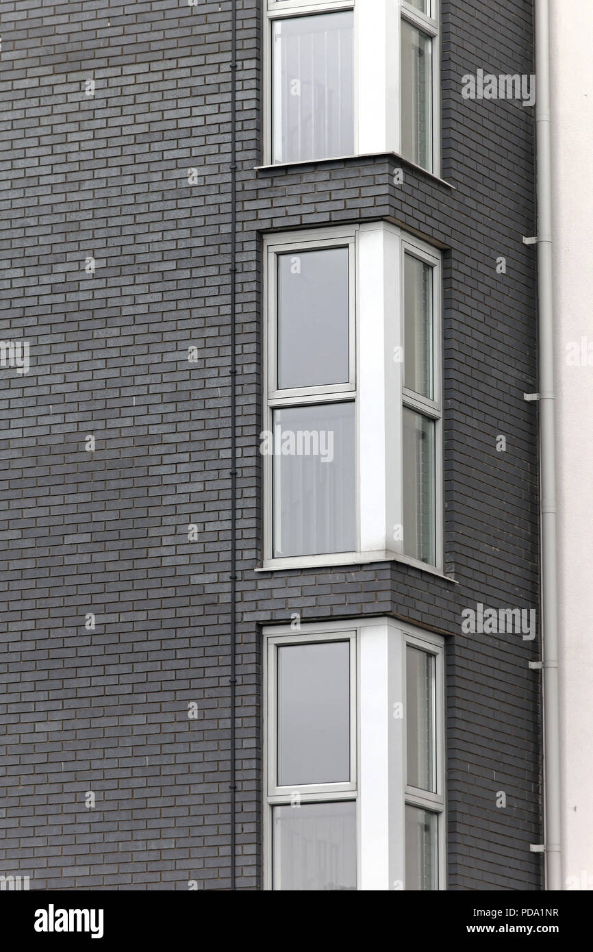 Gray brick building corner hi-res stock photography and images - Alamy