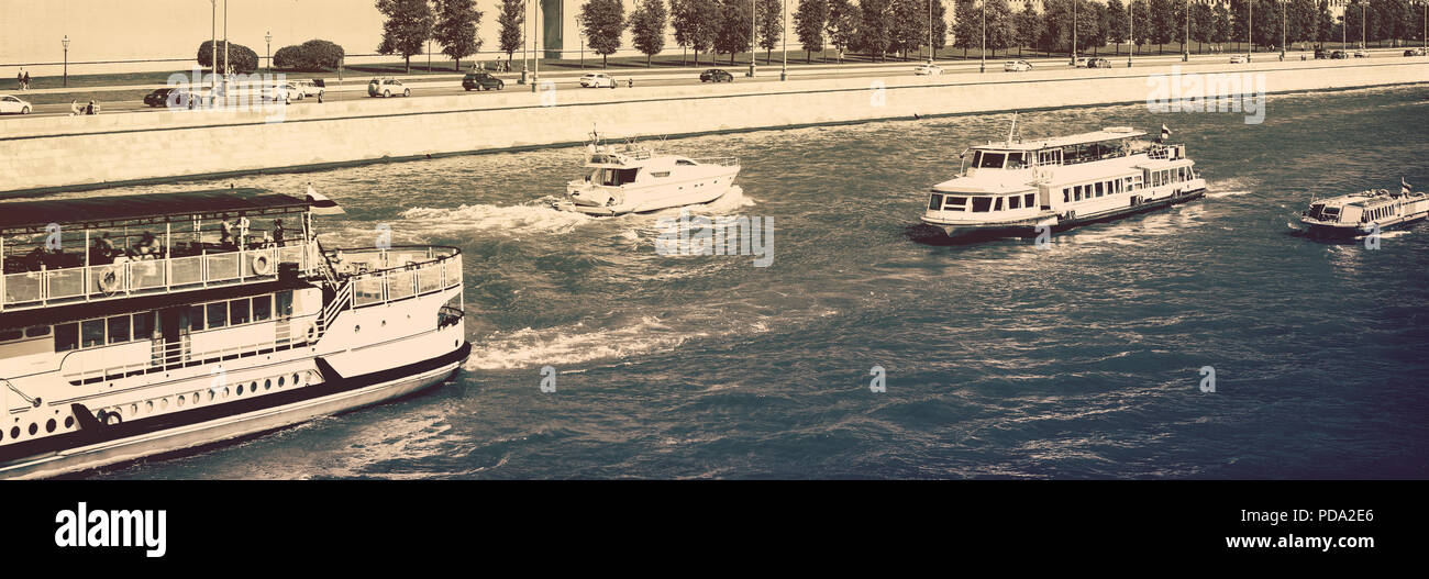 River traffics hi-res stock photography and images - Alamy