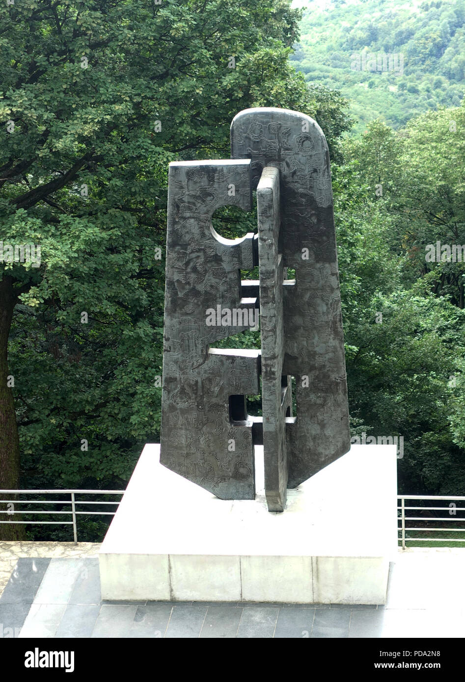 Serbian sculpture hi-res stock photography and images - Alamy