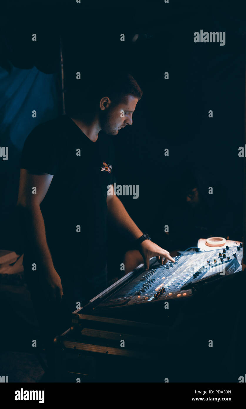 Mixing engineer hi-res stock photography and images - Alamy