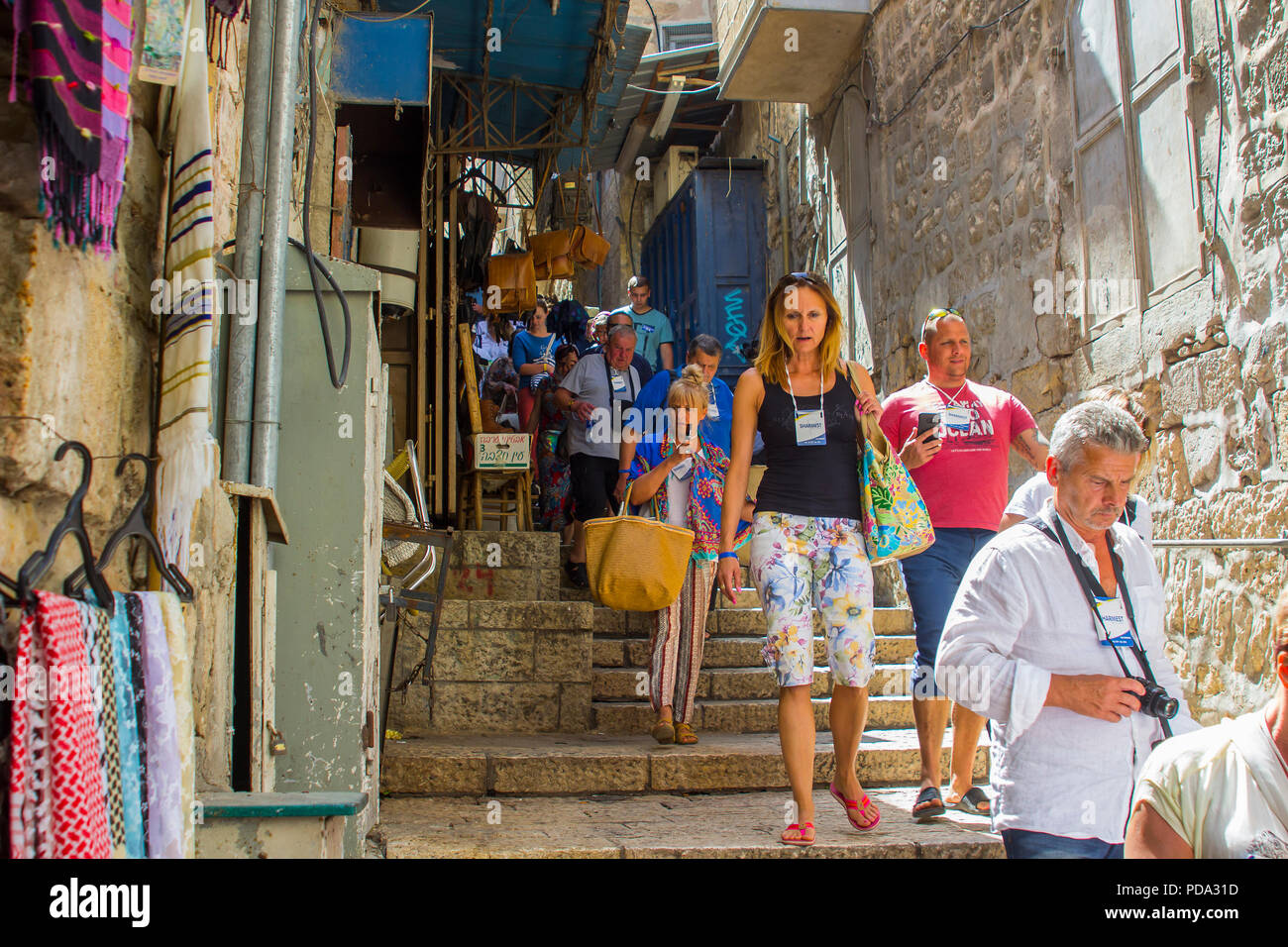Arab women crowded street hi-res stock photography and images - Alamy