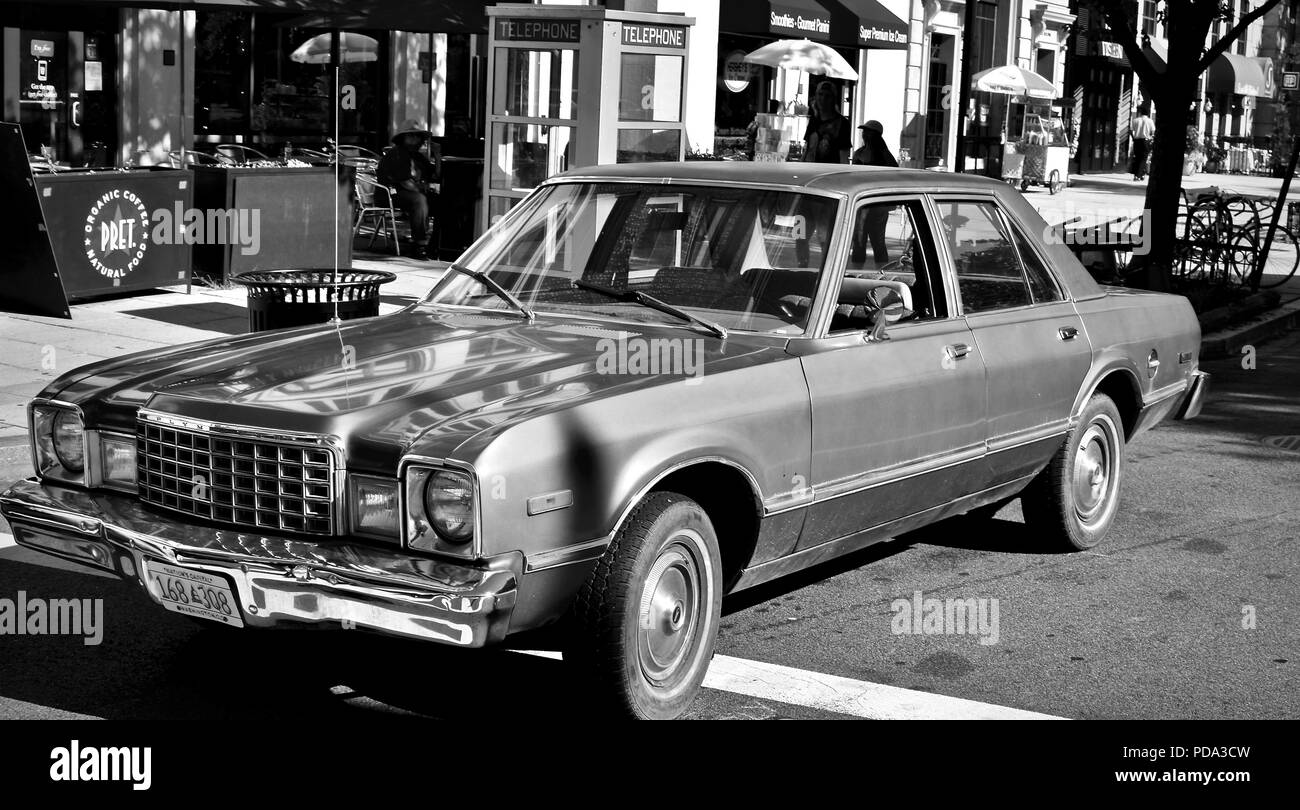 Vintage black car parked Black and White Stock Photos & Images - Alamy