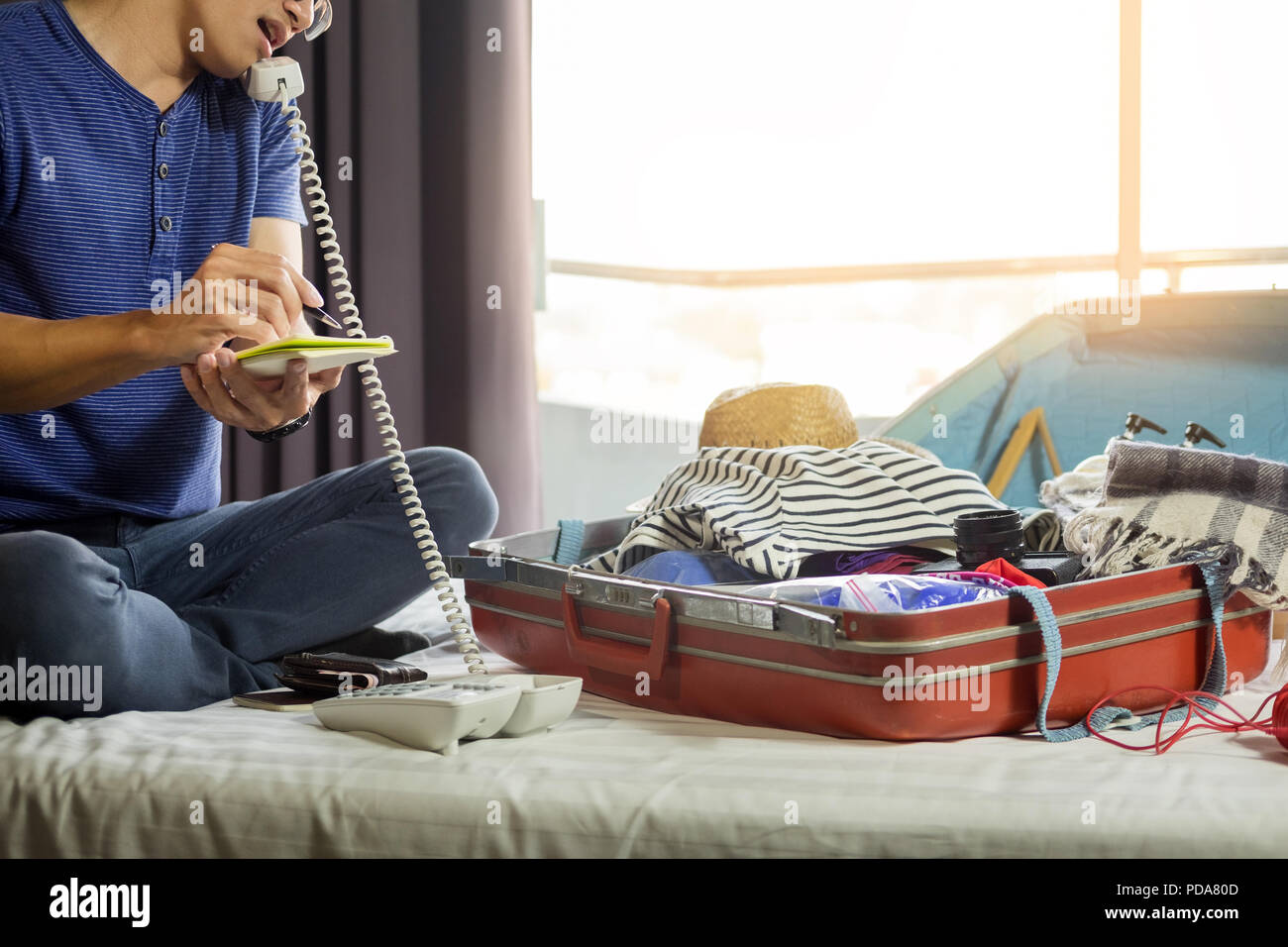 Man note taking map hi-res stock photography and images - Alamy