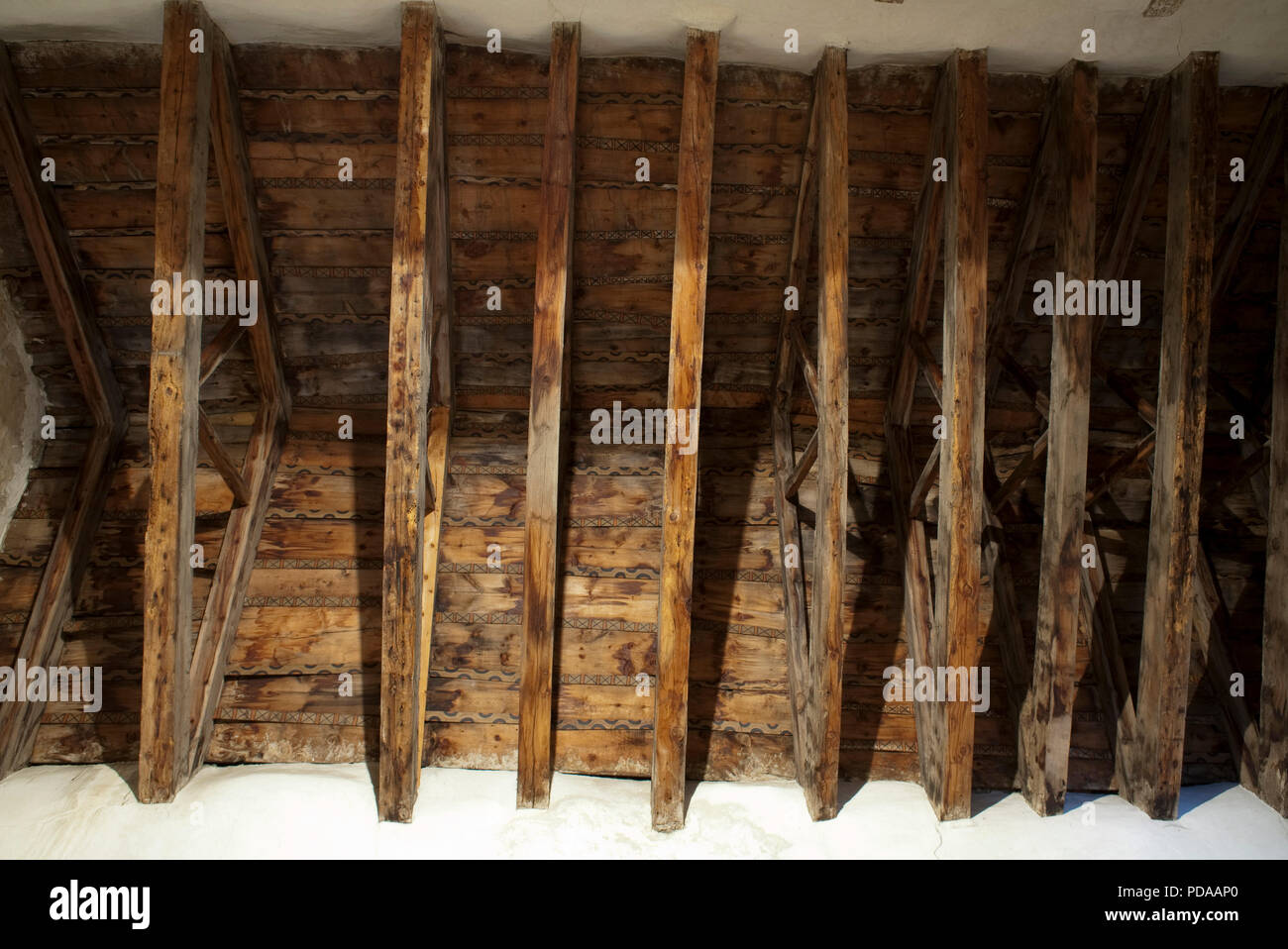 Holzbalkendecke hi-res stock photography and images - Alamy