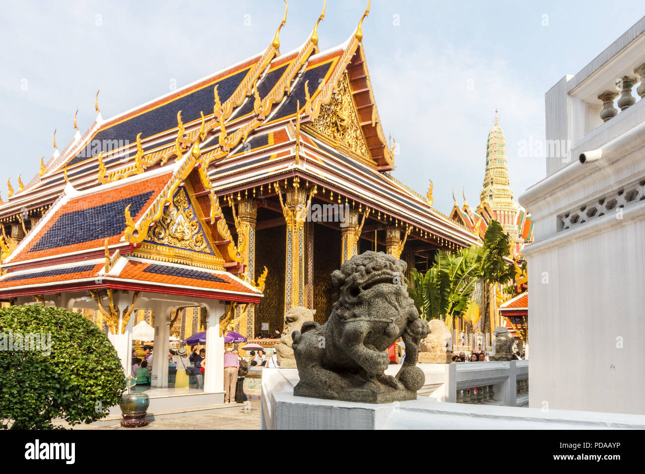 Buddhist statue royal palace temple hi-res stock photography and images ...