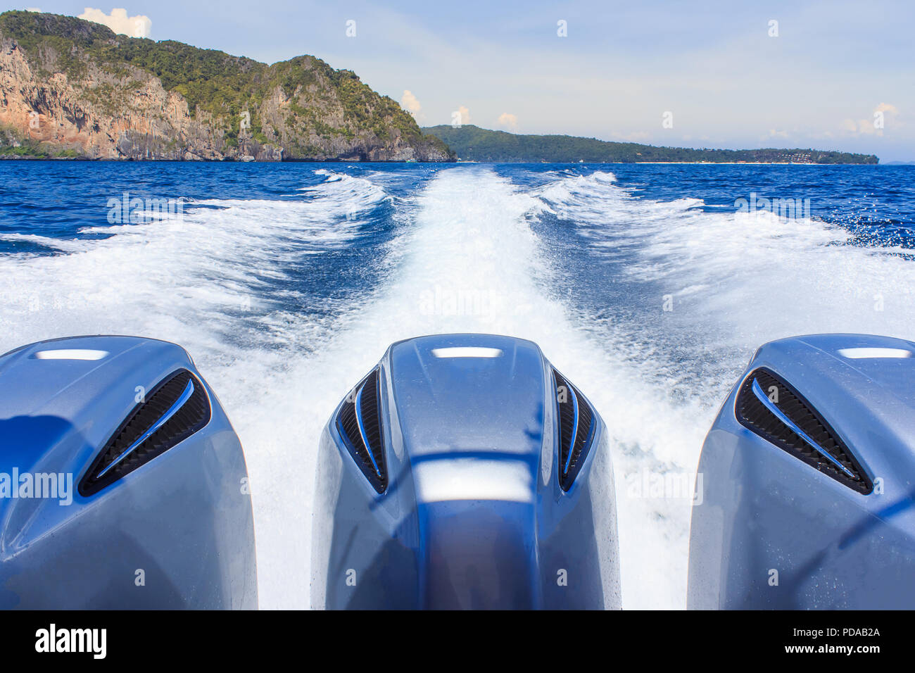 Wake of speed boat in the tropical sea Stock Photo - Alamy