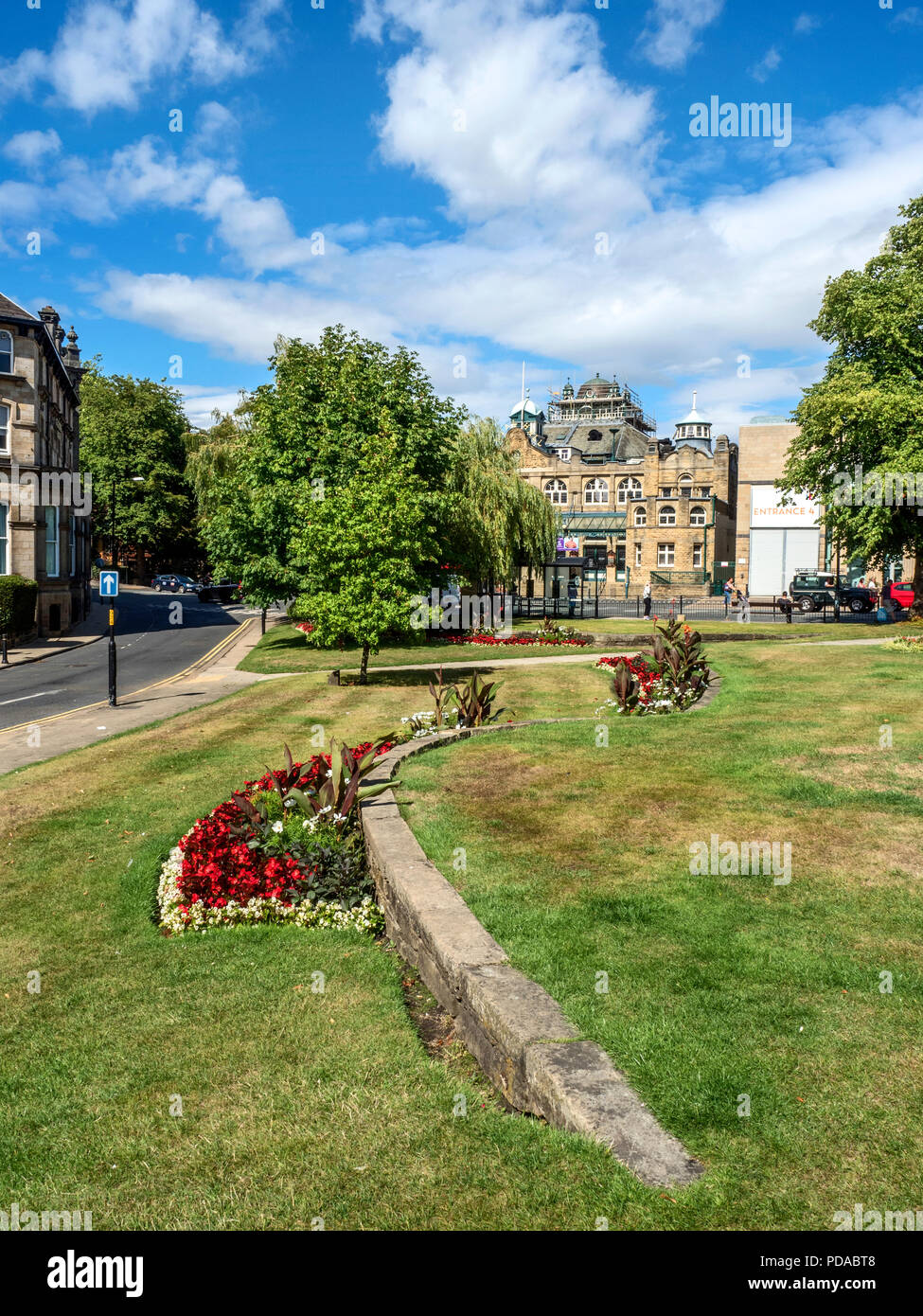 Harrogate town centre hi-res stock photography and images - Alamy