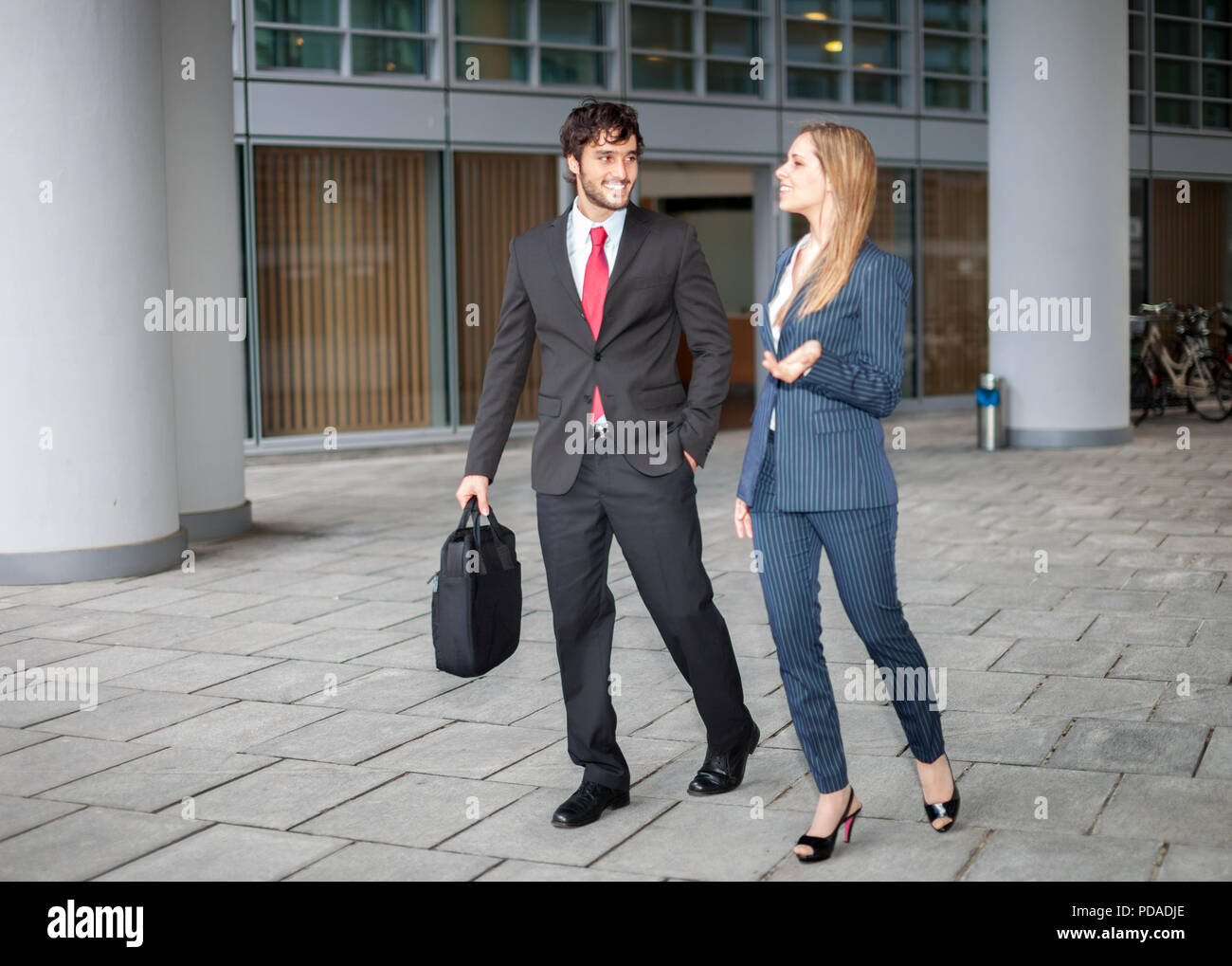 Conversation while walking hi-res stock photography and images - Alamy