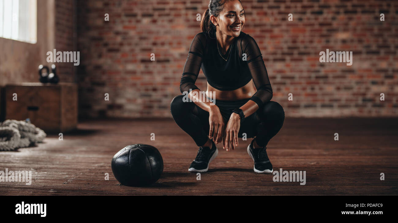 Crouching sport hi-res stock photography and images - Alamy