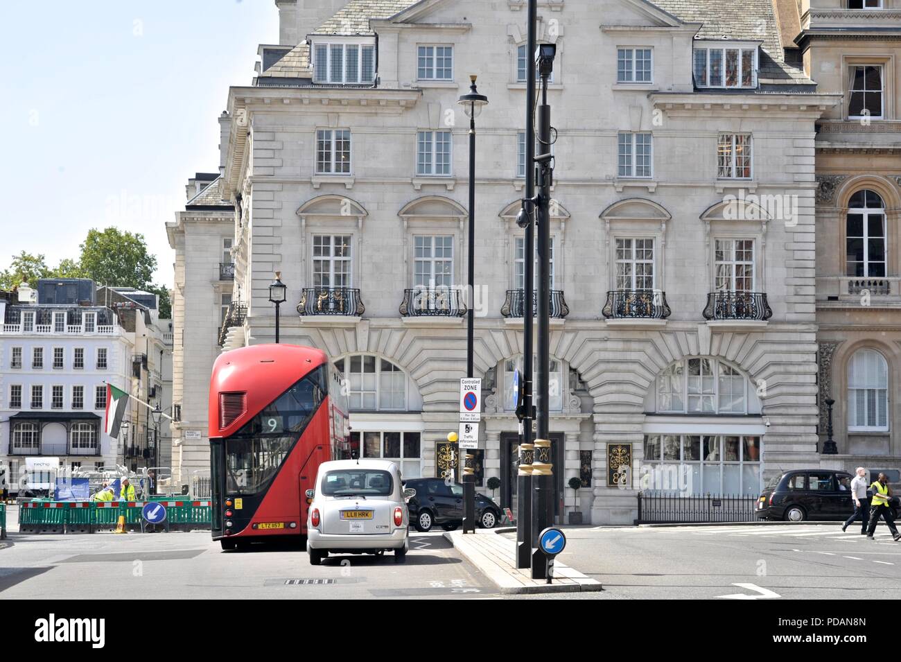 London double decker bus Stock Photo - Alamy