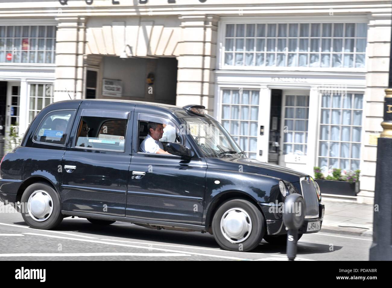 London Black Cab Stock Photo - Alamy