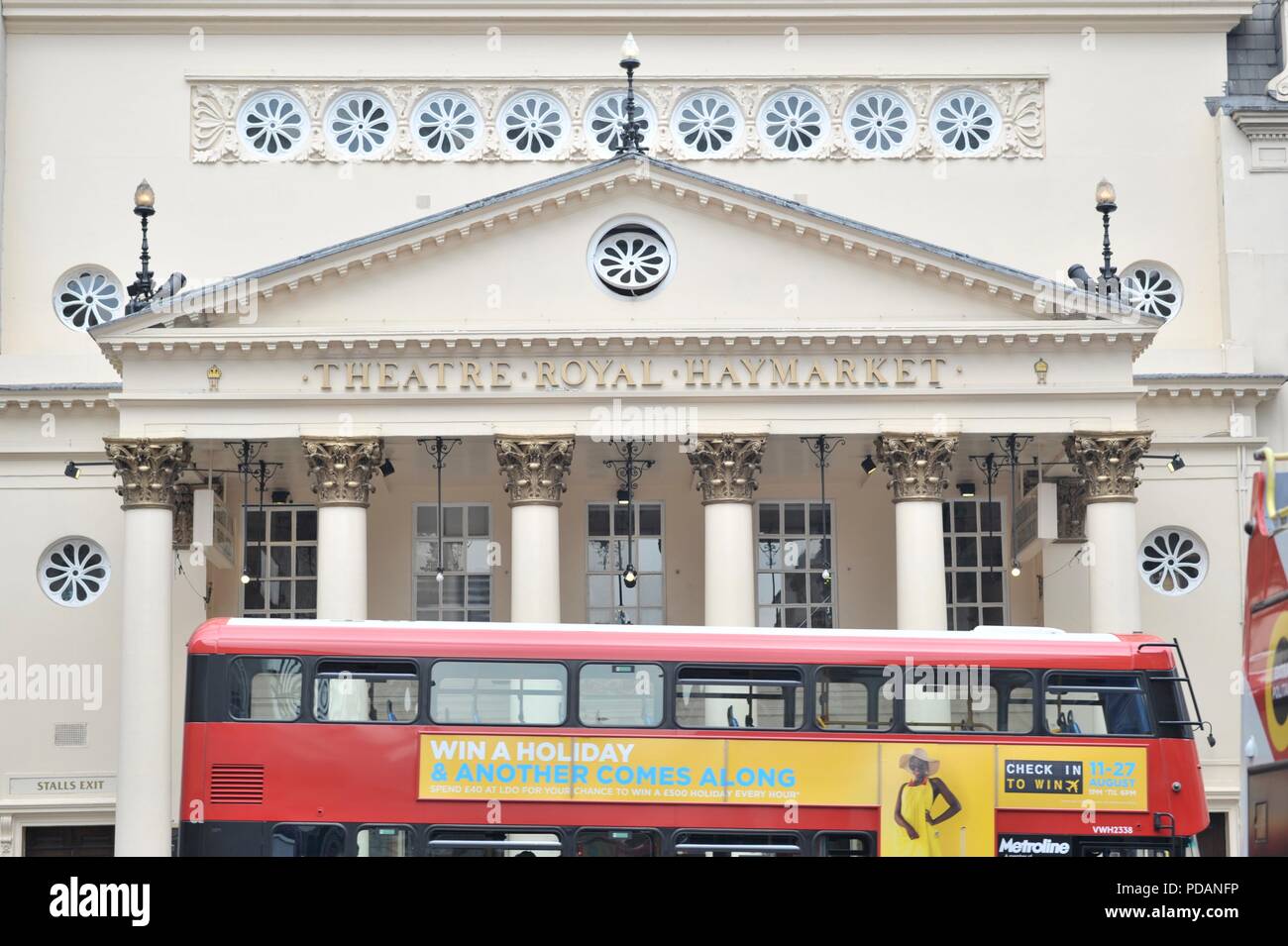 London double decker bus Stock Photo - Alamy
