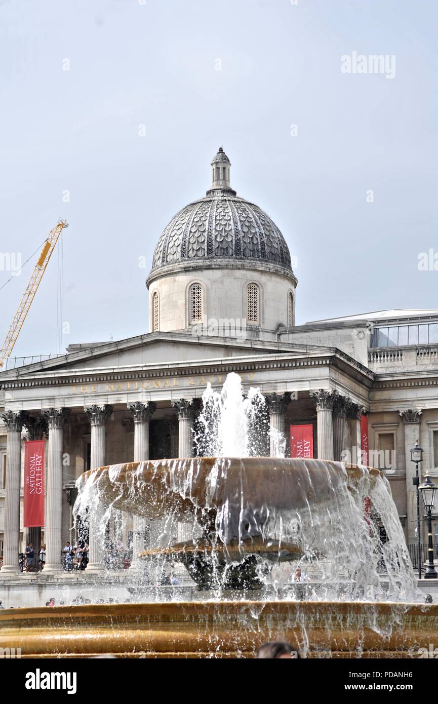 Water feature in Trafalgar Square, London Stock Photo - Alamy