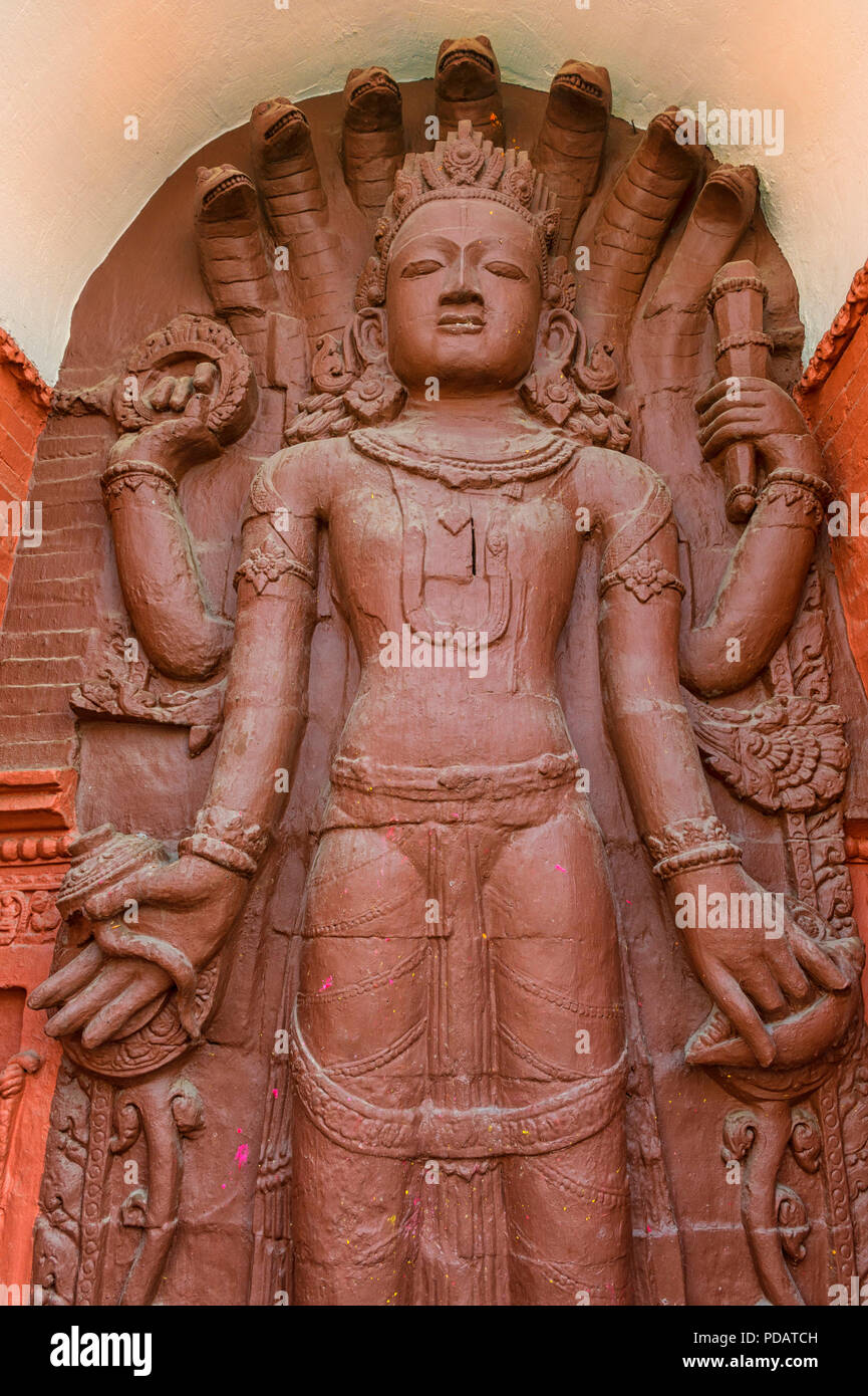 Hinduist statue, Pashupatinath Temple complex, Unesco World Heritage ...