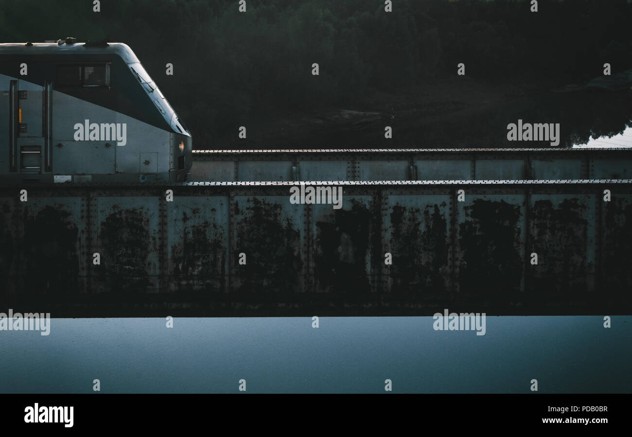 Amtrak bridge hi-res stock photography and images - Alamy