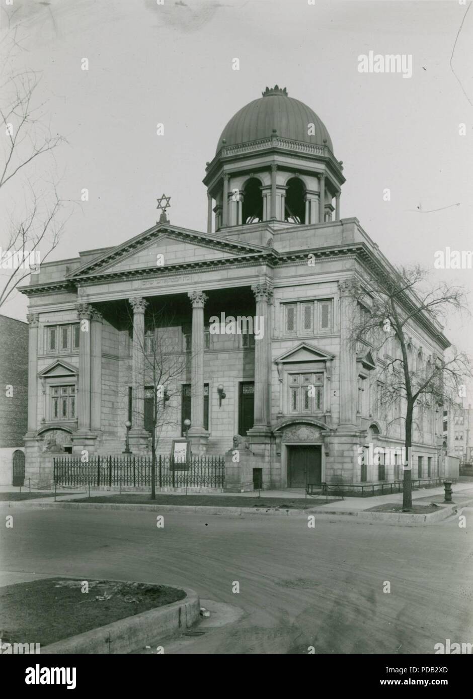 Temple sholom hi-res stock photography and images - Alamy