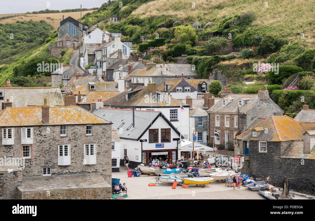 The pretty fishing village of Port Isaac on the north coast of Cornwall ...