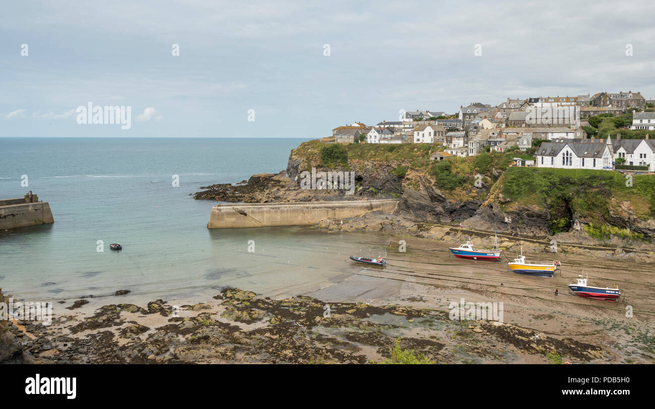 The pretty fishing village of Port Isaac on the north coast of Cornwall ...