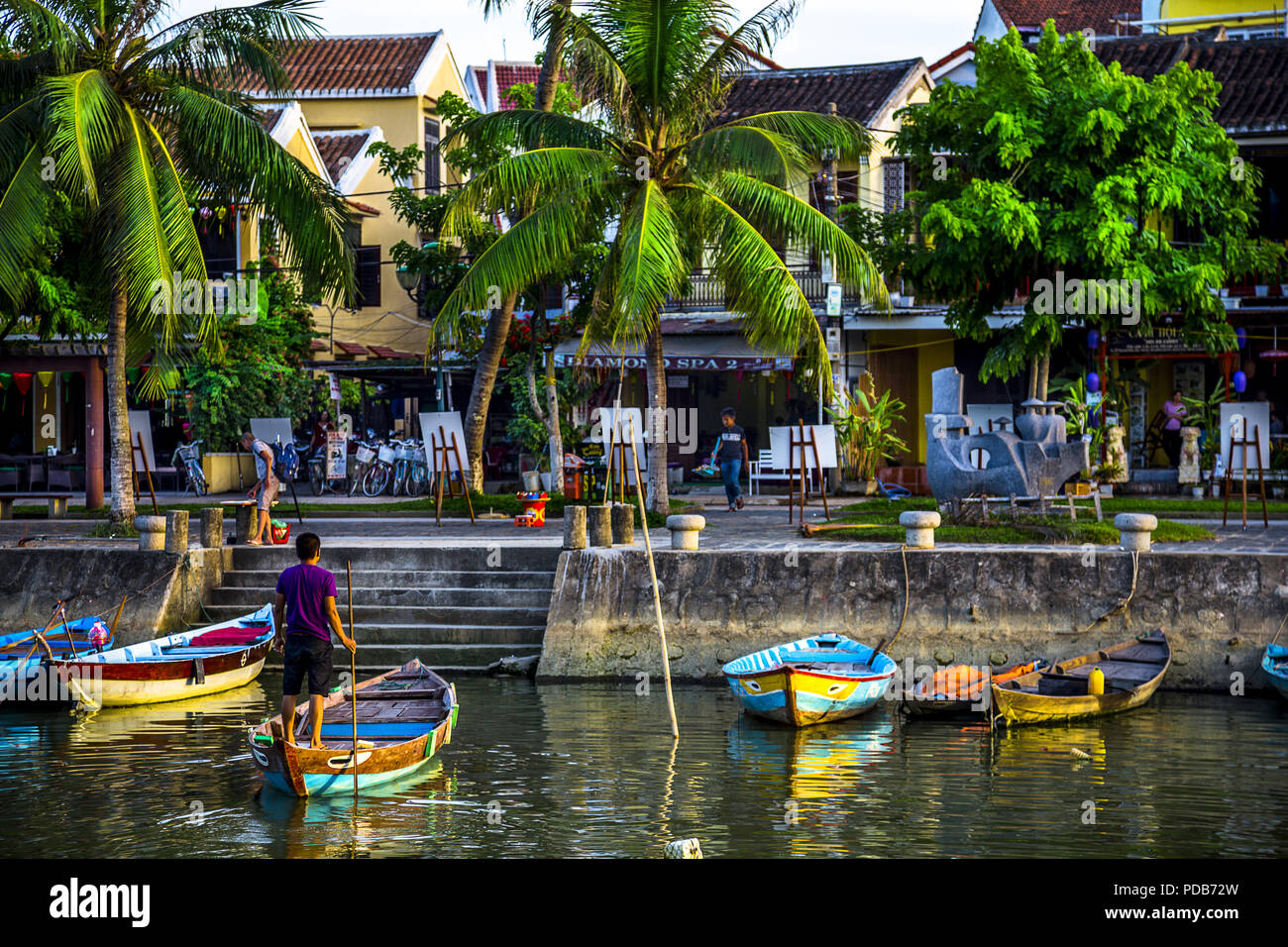 Dingy boats channel hi-res stock photography and images - Alamy