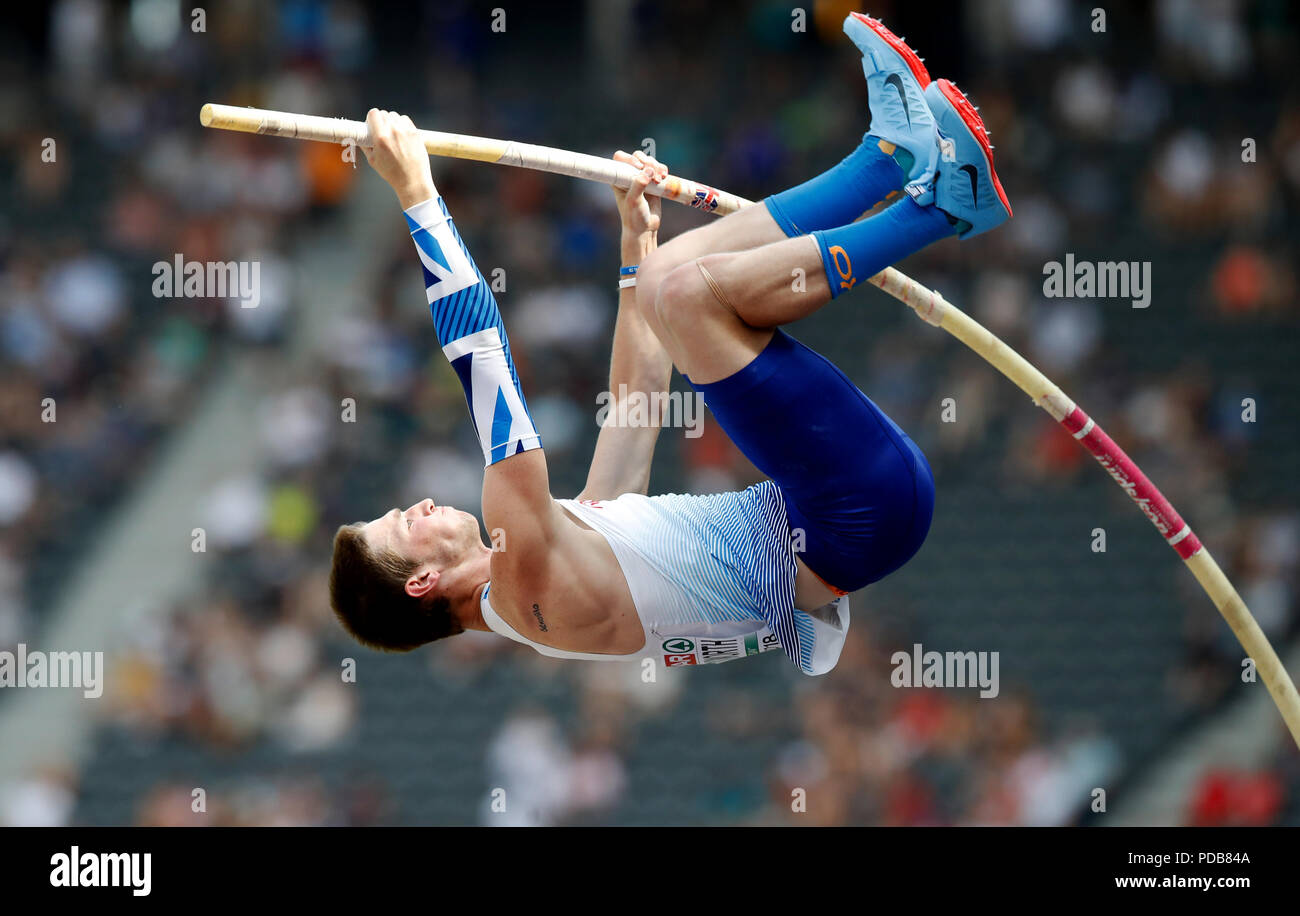 Great britains tim duckworth competes hi-res stock photography and ...