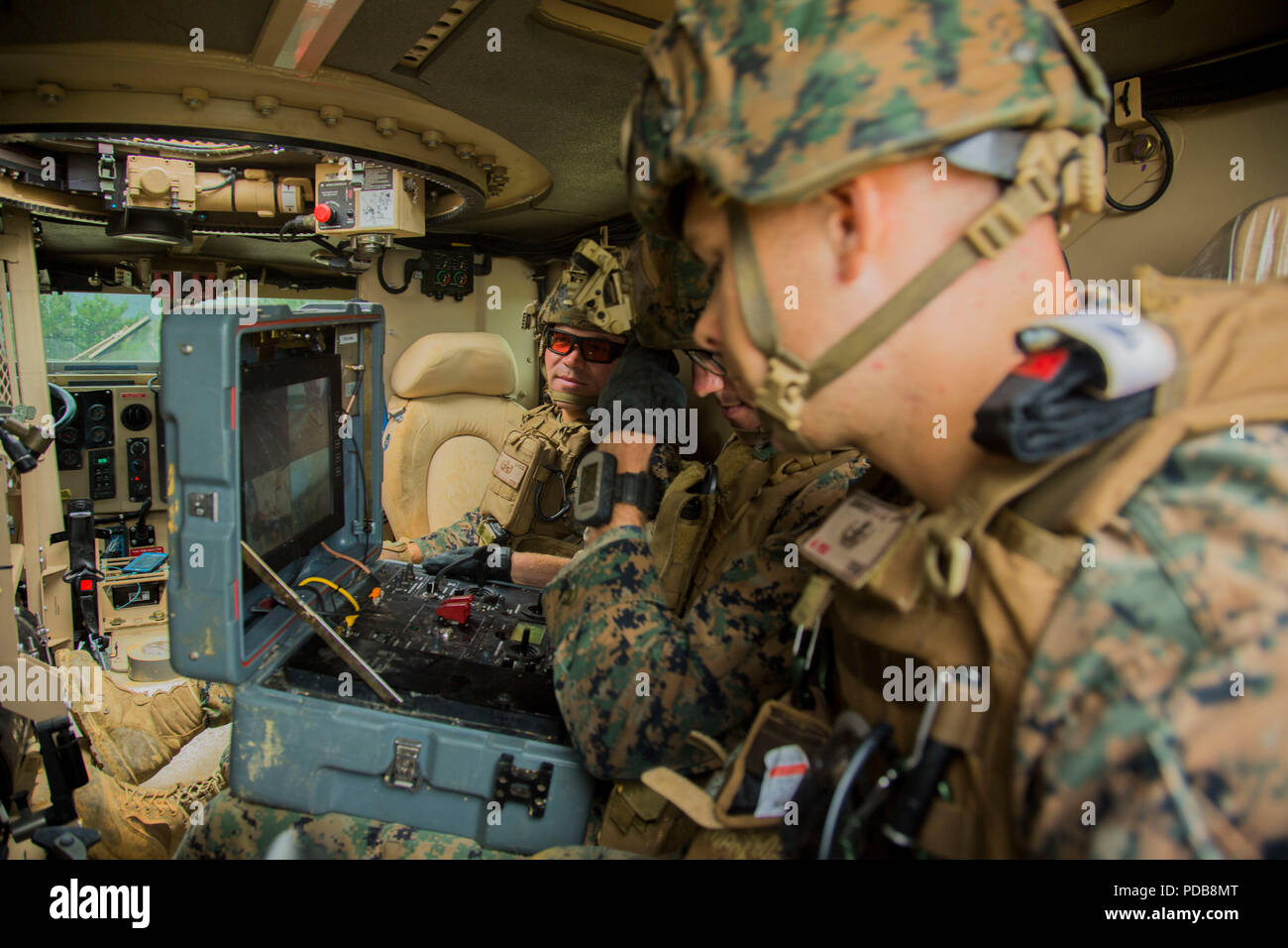 Talon eod robot hi-res stock photography and images - Alamy