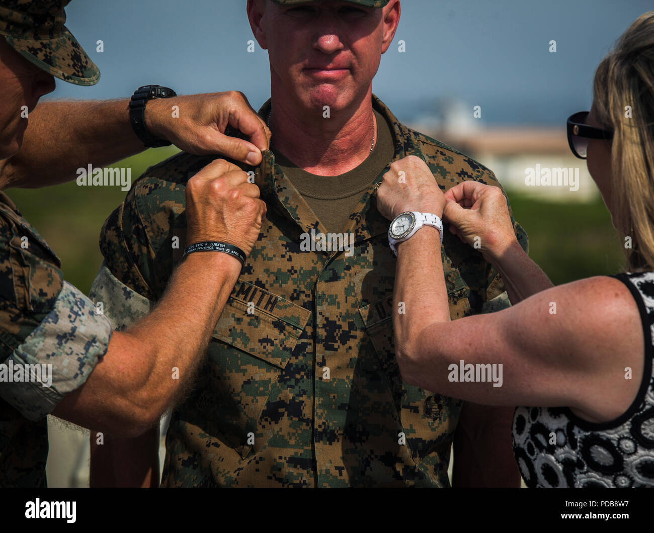 The Commandant of the Marine Corps Gen. Robert B. Neller (left) and Lt ...