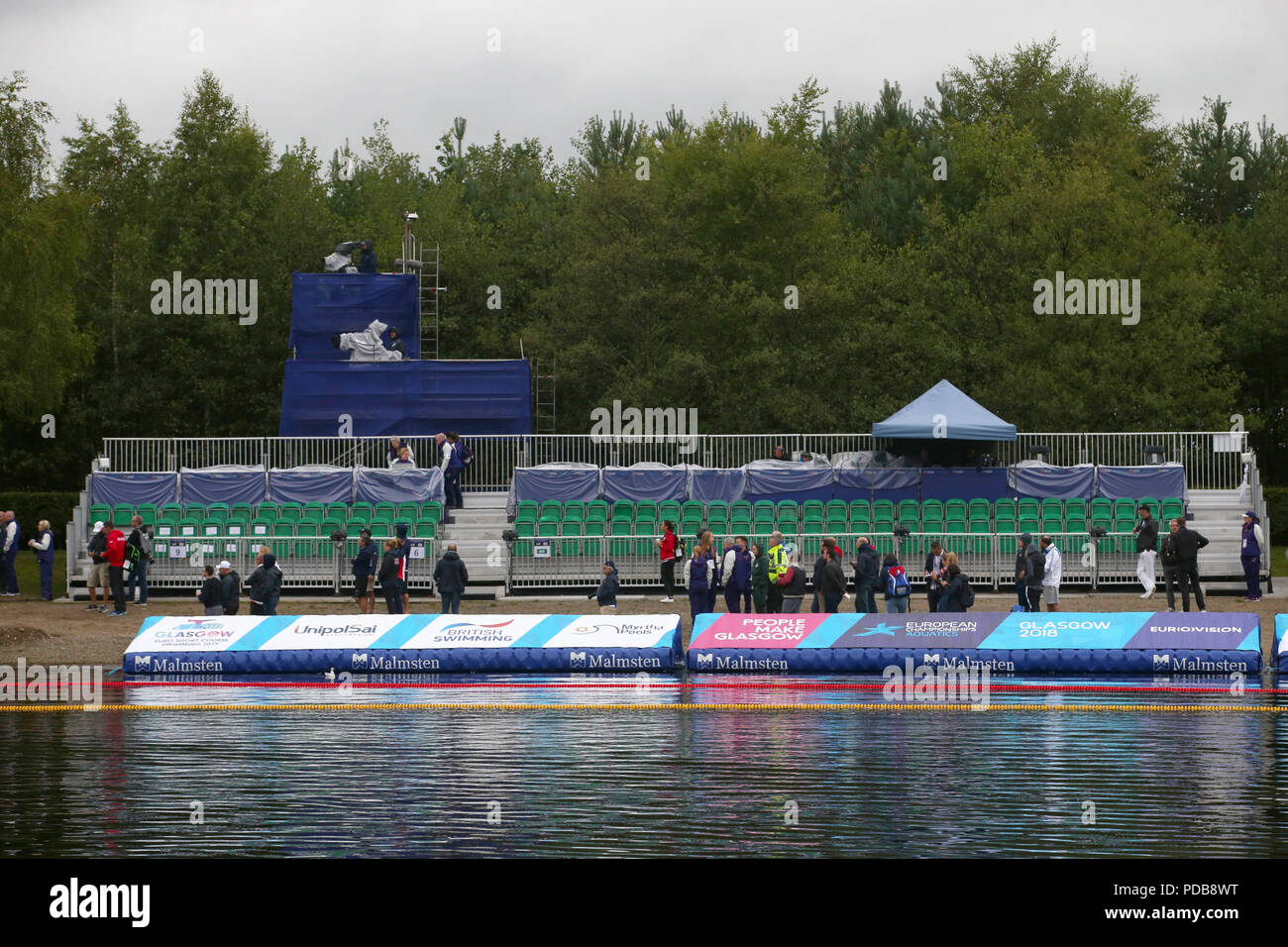 Spectator stand hi-res stock photography and images - Alamy