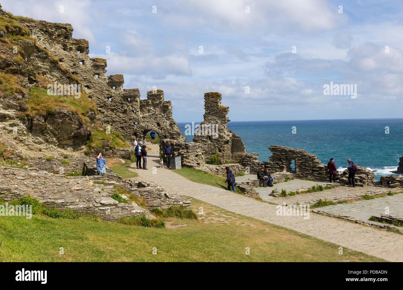 Tintagel castle hi-res stock photography and images - Alamy