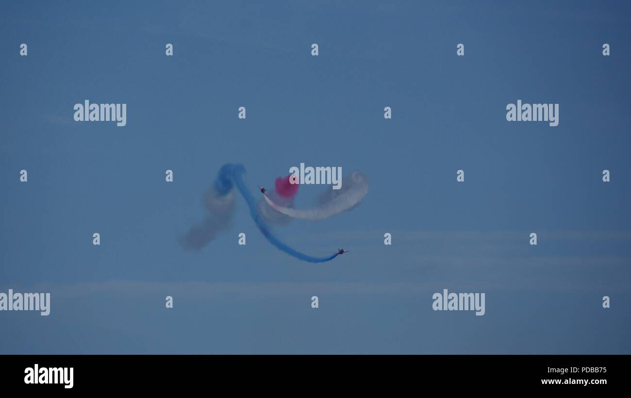 Acrobatic aeroplanes smoke hi-res stock photography and images - Alamy