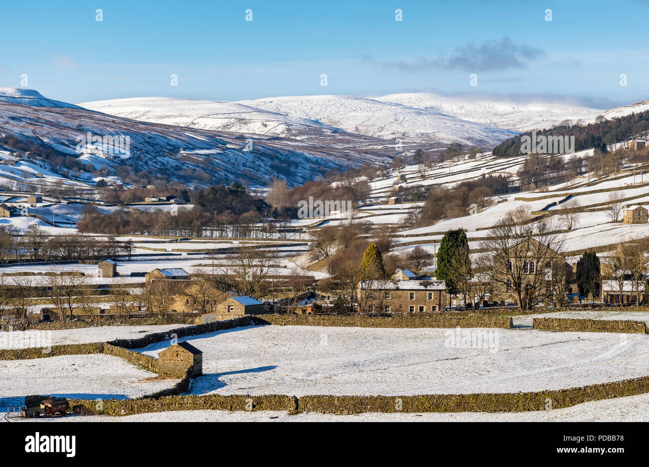 The barns and walls at Gunnerside in Swaledale Stock Photo - Alamy