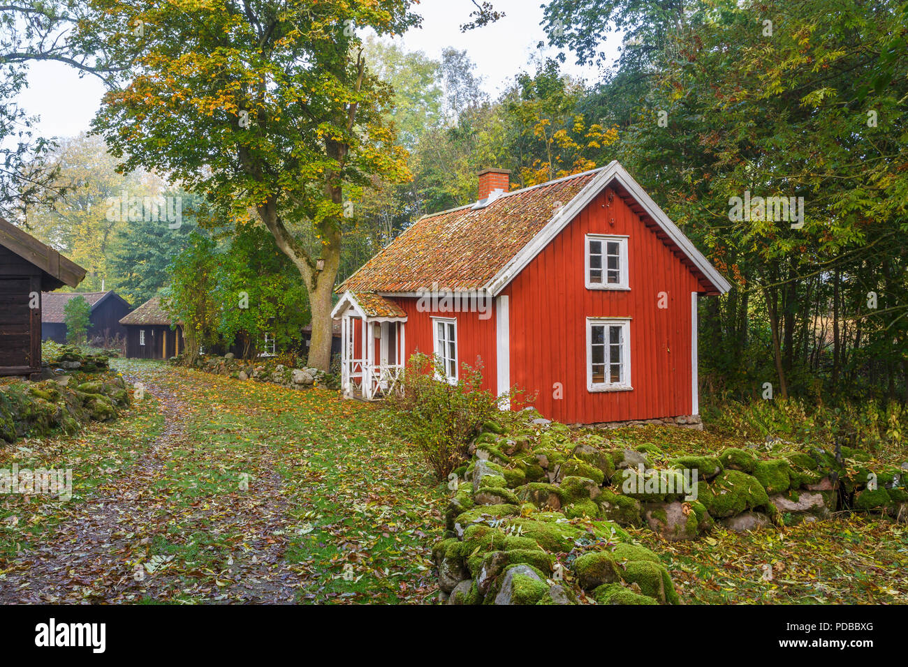 Red cottage hi-res stock photography and images - Alamy