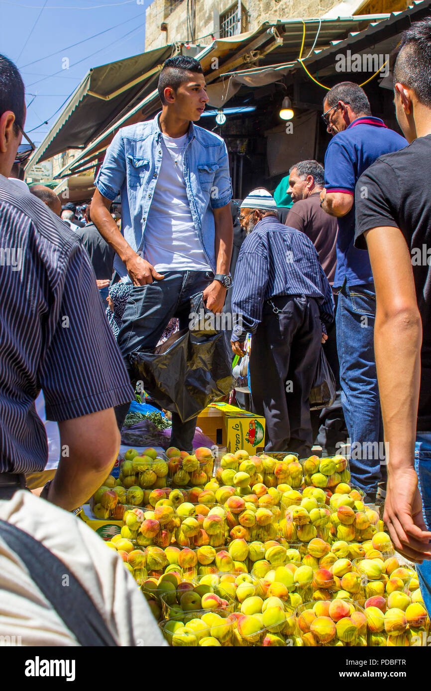 Traditional damascus street hi-res stock photography and images - Alamy
