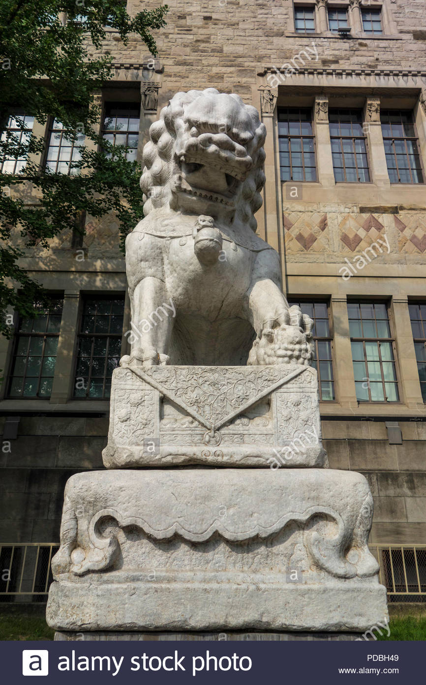 Guardian Lion Statue High Resolution Stock Photography and Images - Alamy