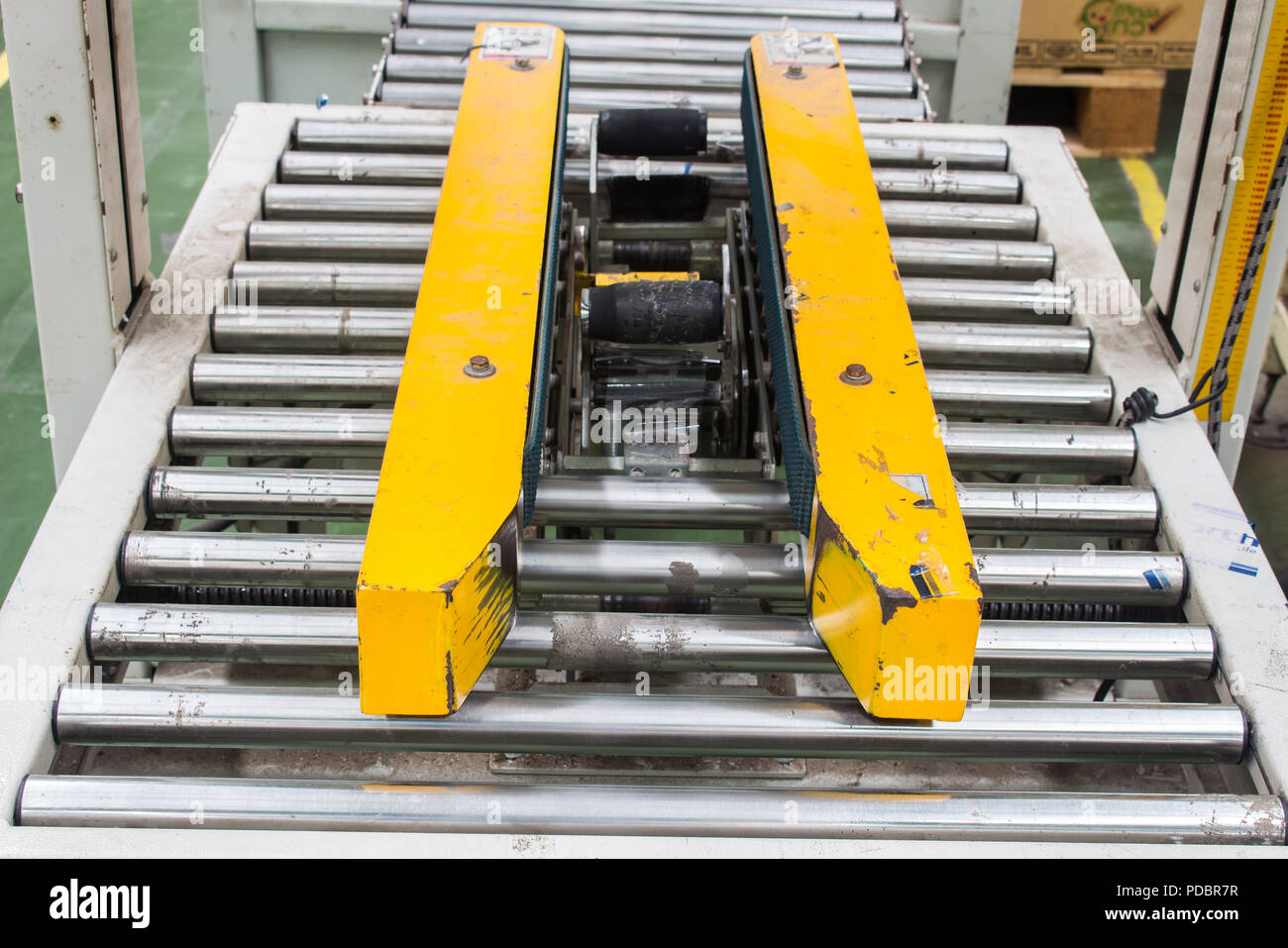 Semi auto hi-res stock photography and images - Alamy