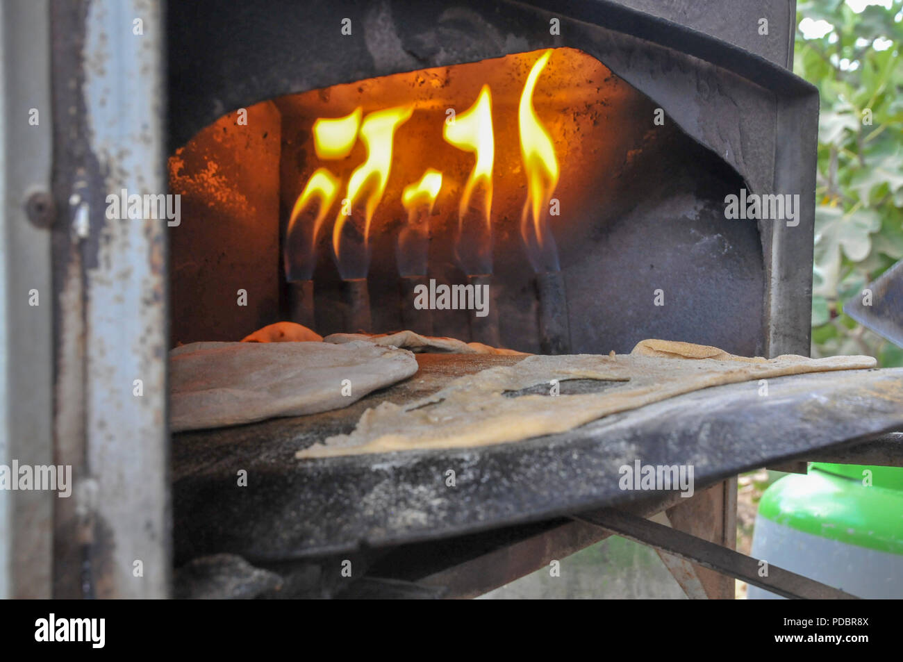 Saj bread hi-res stock photography and images - Alamy