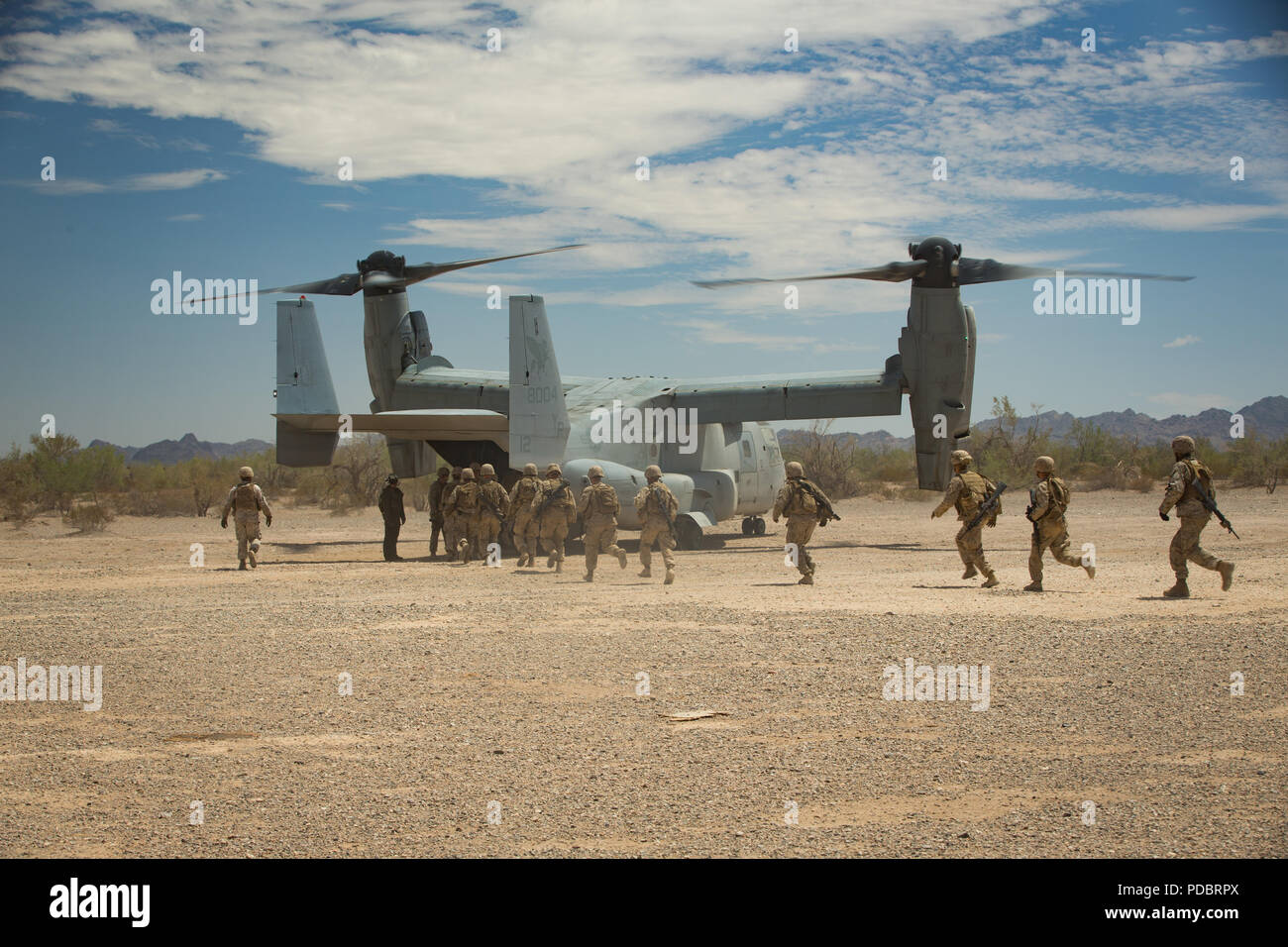 Marines with 2nd Battalion, 11th Marines, 1st Marine Division (MARDIV ...